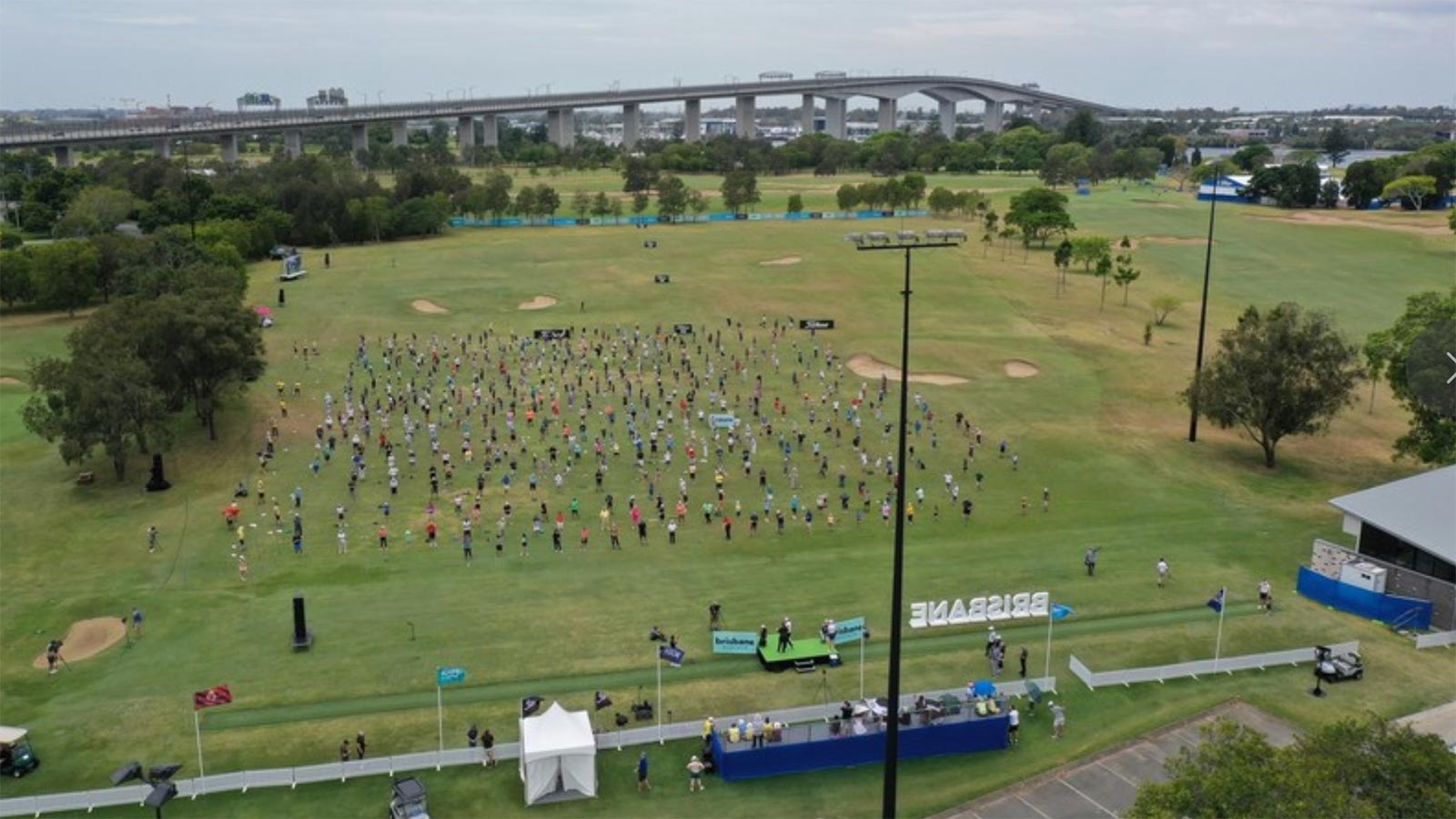 Fans flock to welcome Cam Smith in Guinness World Record golf lesson ...